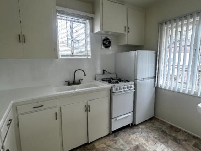 1 Br, 1 bath, Condo 1841 S Mayflower Ave