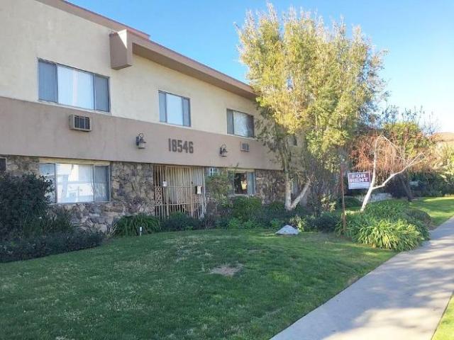 1 Br, 1 bath, Condo 18546 Clark Street