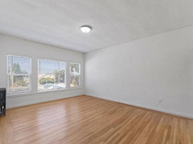 1 Br, 1 bath, Condo 1856 Spruce Street