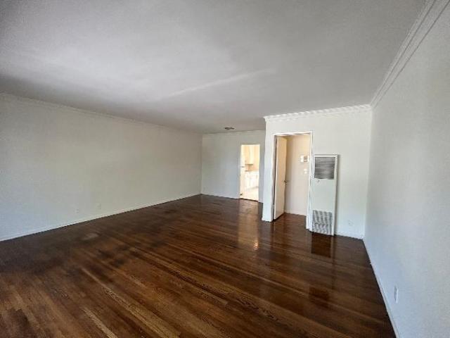 1 Br, 1 bath, Condo 1850 N La Brea Ave