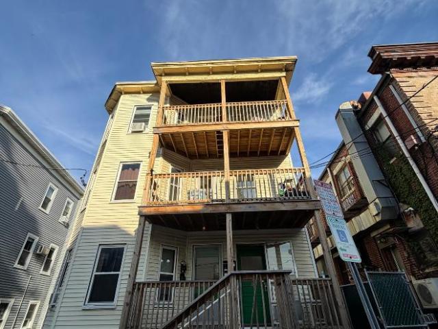 1 Br, 1 bath, Condo 185 Lowell St