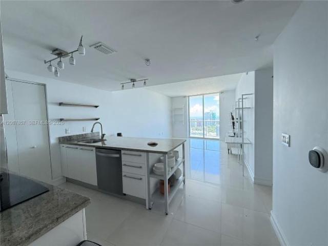 1 Br, 1 bath, Condo 185 Southwest 7th Street