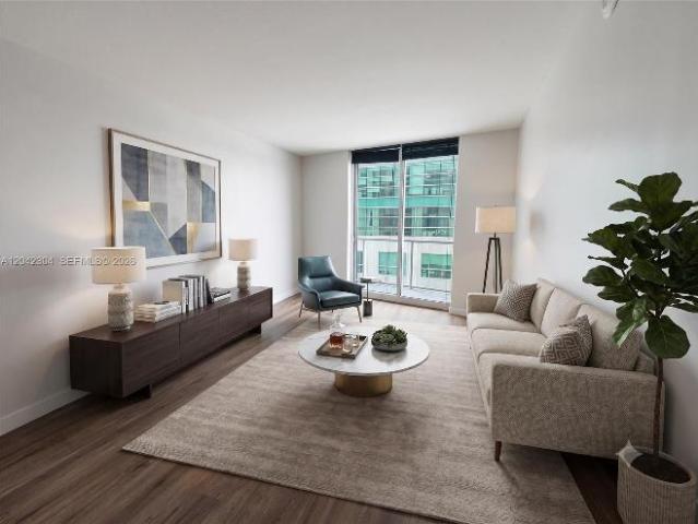 1 Br, 1 bath, Condo 185 SW 7th St