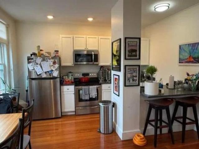 1 Br, 1 bath, Condo 1871 Beacon St