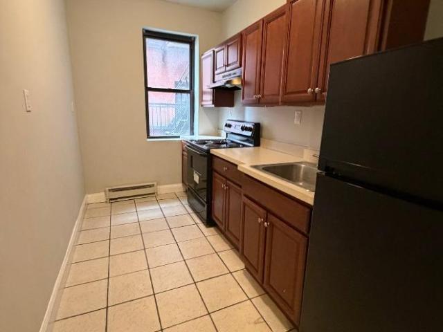 1 Br, 1 bath, Condo 18 Summit St