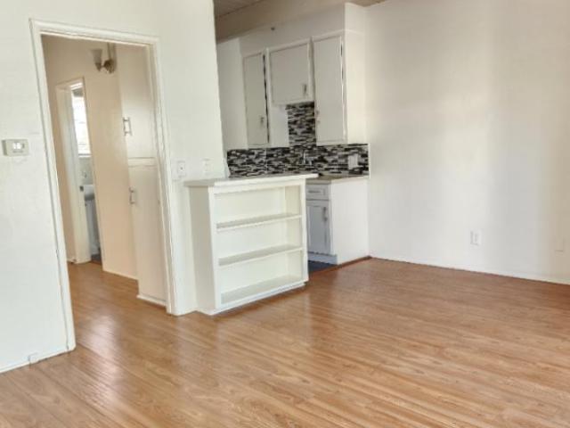 1 Br, 1 bath, Condo 1909 Beachwood Ave