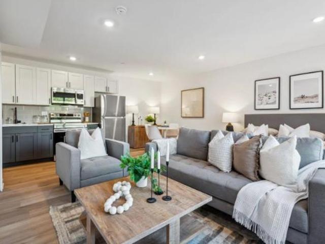 1 Br, 1 bath, Condo 1901 Hope St