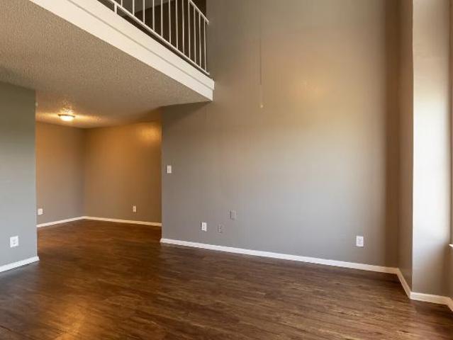 1 Br, 1 bath, Condo 1901 Lakeview Cir