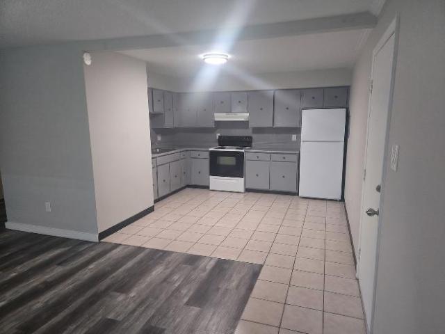 1 Br, 1 bath, Condo 1936 Vinewood Lane