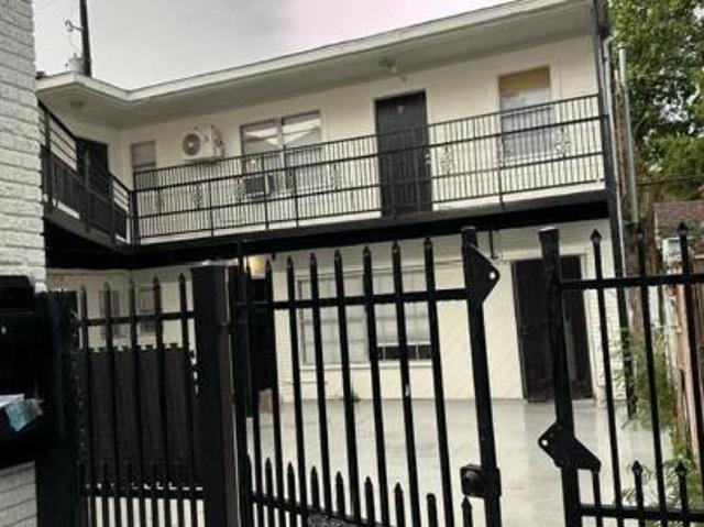 1 Br, 1 bath, Condo 1930 West Dallas