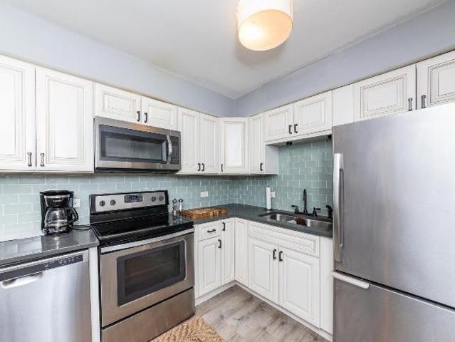 1 Br, 1 bath, Condo 1931 Howe