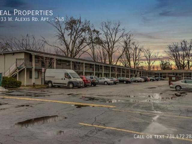1 Br, 1 bath, Condo 1933 W Alexis Rd