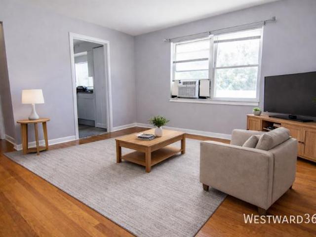 1 Br, 1 bath, Condo 1949 Hickory
