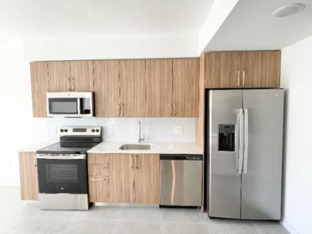 1 Br, 1 bath, Condo 1940 Van Buren Street