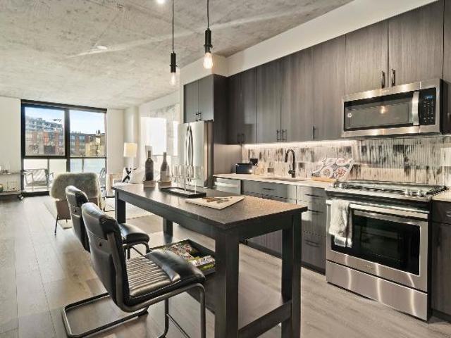 1 Br, 1 bath, Condo 194 N Ada St
