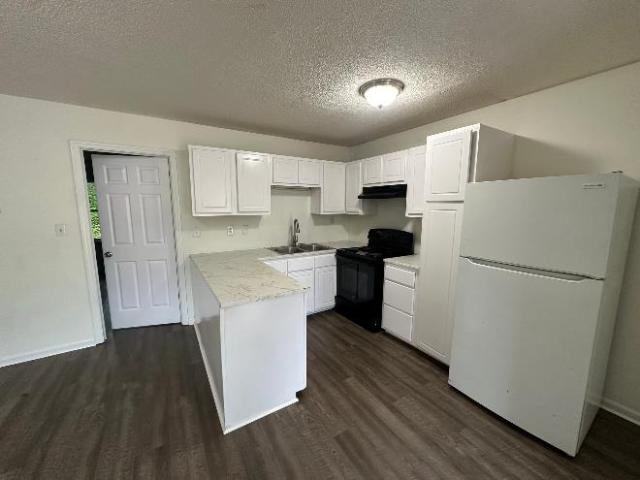 1 Br, 1 bath, Condo 1954 Lakeview Rd