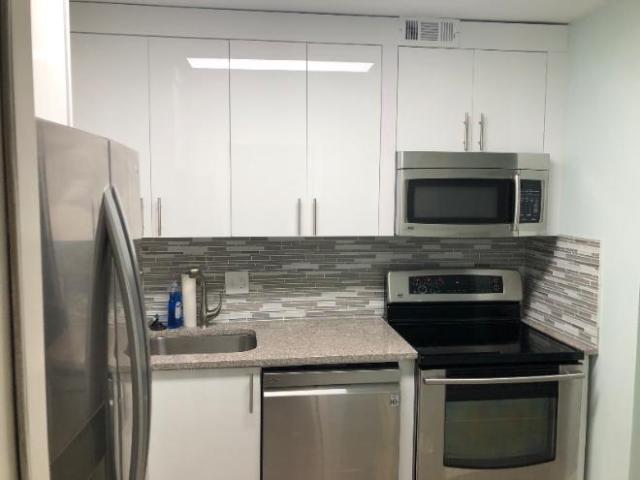 1 Br, 1 bath, Condo 1950 N Andrews Ave