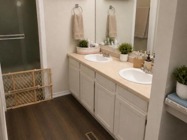 1 Br, 1 bath, Condo 1951 28th Ave