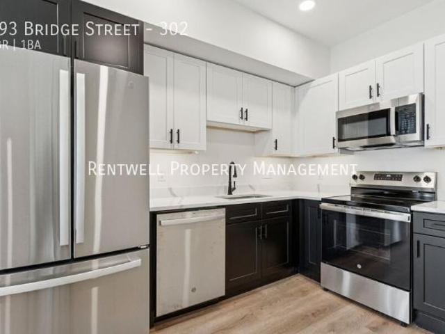 1 Br, 1 bath, Condo 197 Bridge Street