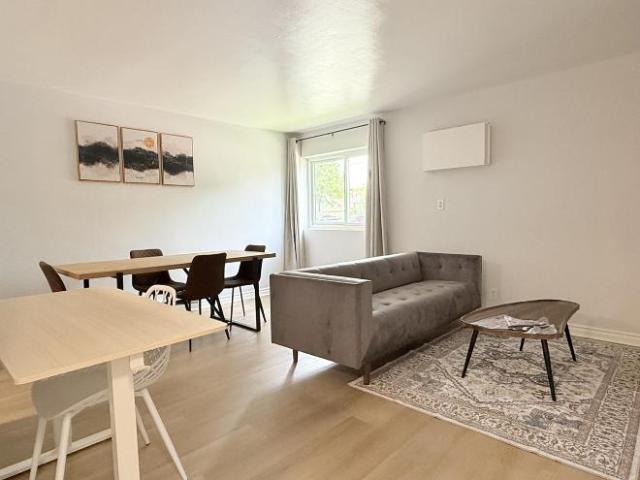 1 Br, 1 bath, Condo 1980 Wyandotte St W