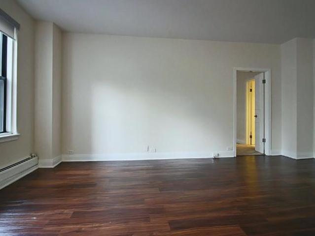 1 Br, 1 bath, Condo 198 E Chestnut