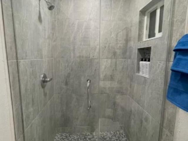 1 Br, 1 bath, Condo 1995 Cedar Ave