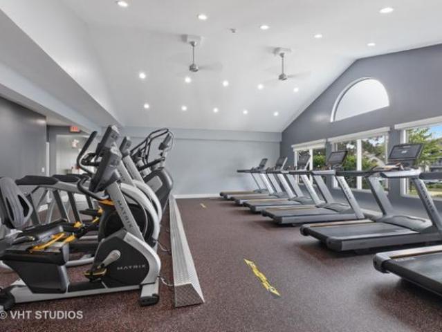 1 Br, 1 bath, Condo 19 Kensington Circle