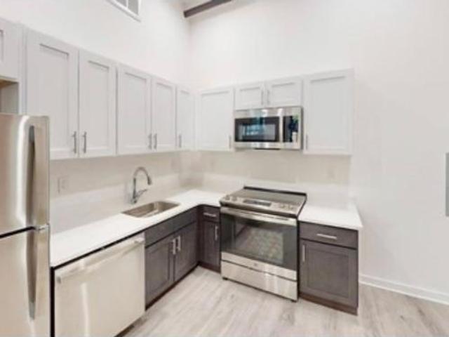 1 Br, 1 bath, Condo 19 Livingston Street