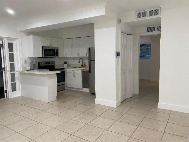 1 Br, 1 bath, Condo 1 Edgewater Dr