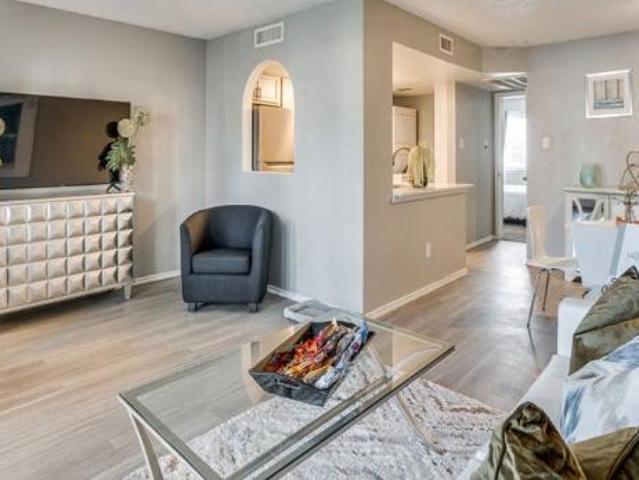 1 Br, 1 bath, Condo 2007 Springcrest Dr