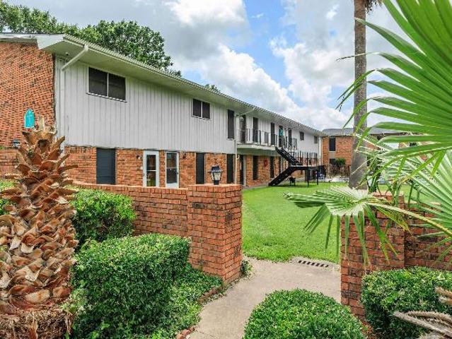 1 Br, 1 bath, Condo 2001 Ave F
