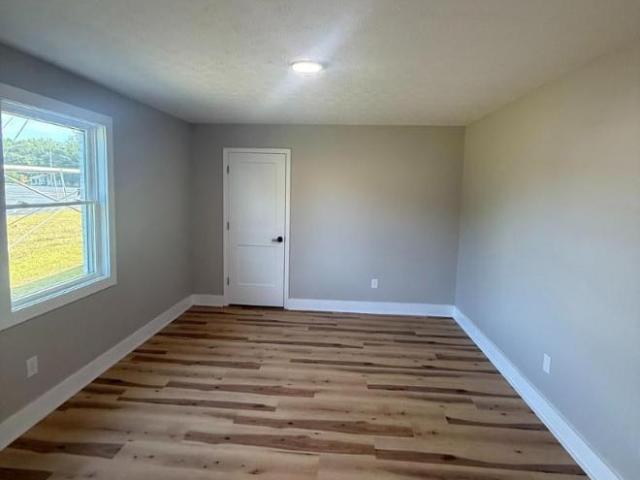 2 Br, 1 bath, Condo 2001 W Parker Rd