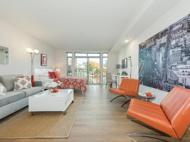 1 Br, 1 bath, Condo 200 Belmont Avenue East