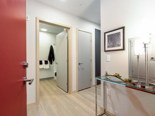 1 Br, 1 bath, Condo 200 Belmont Avenue East
