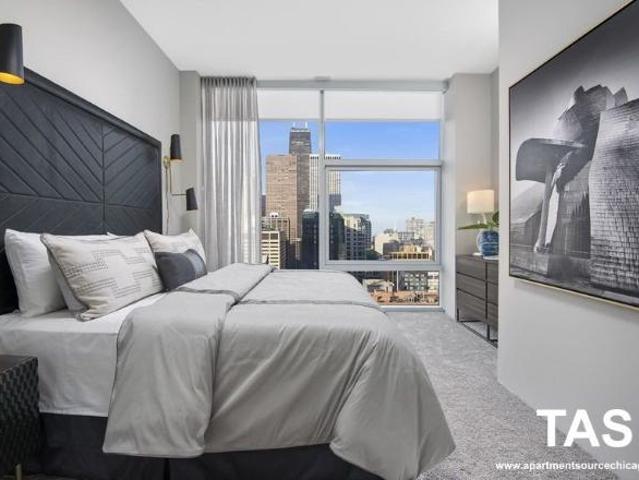 1 Br, 1 bath, Condo 200 Dnp East Illinois