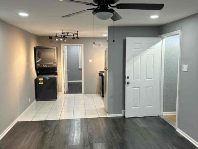 1 Br, 1 bath, Condo 200 E Albanus St