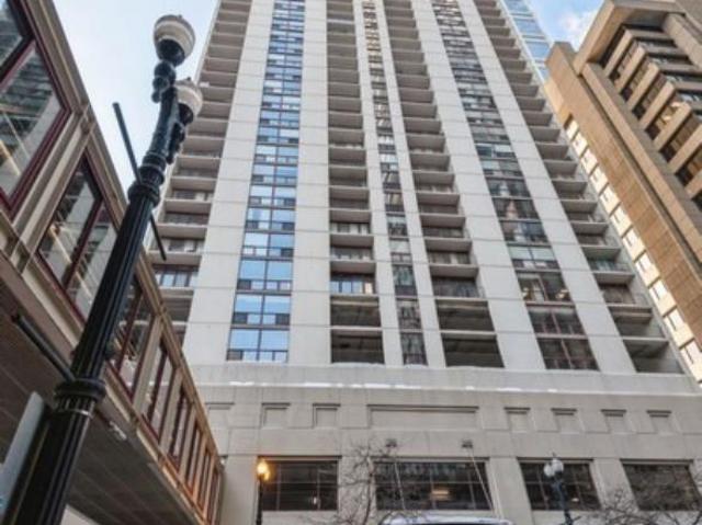 1 Br, 1 bath, Condo 200 N Dearborn Street