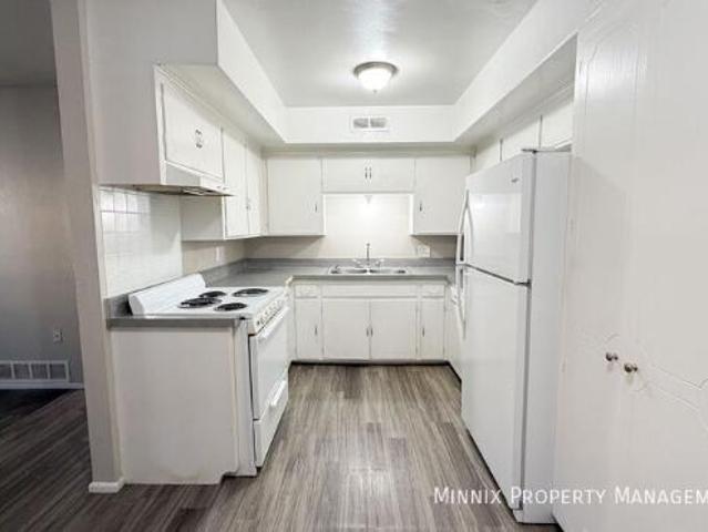 1 Br, 1 bath, Condo 2010 Ave S