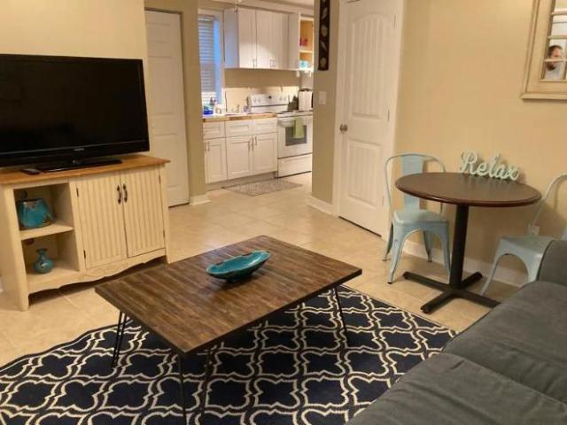 1 Br, 1 bath, Condo 2012 Greenwood St