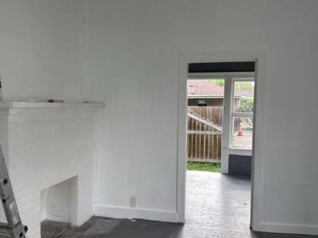 1 Br, 1 bath, Condo 201 E Washington Ave