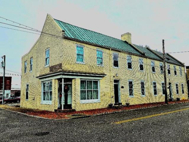 1 Br, 1 bath, Condo 201 E Bank St