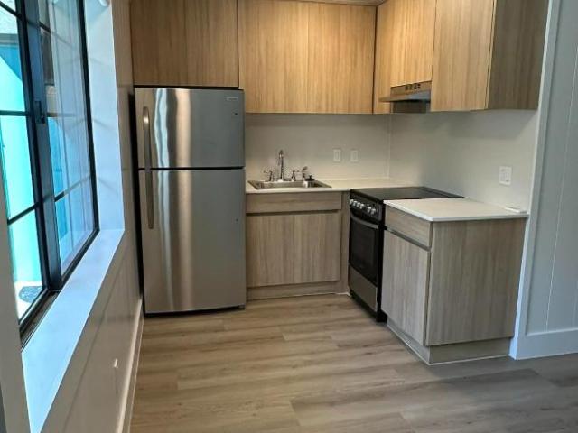 1 Br, 1 bath, Condo 201 W Blacklidge Dr
