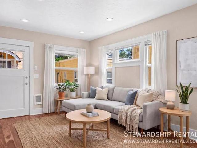 1 Br, 1 bath, Condo 2024 Emerald St