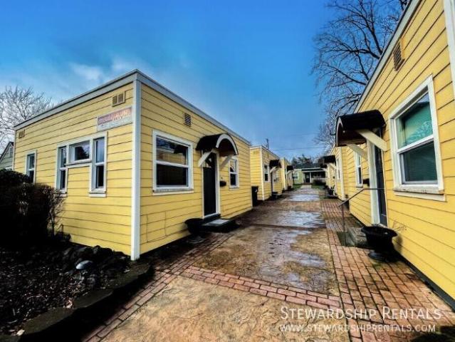 1 Br, 1 bath, Condo 2024 Emerald St
