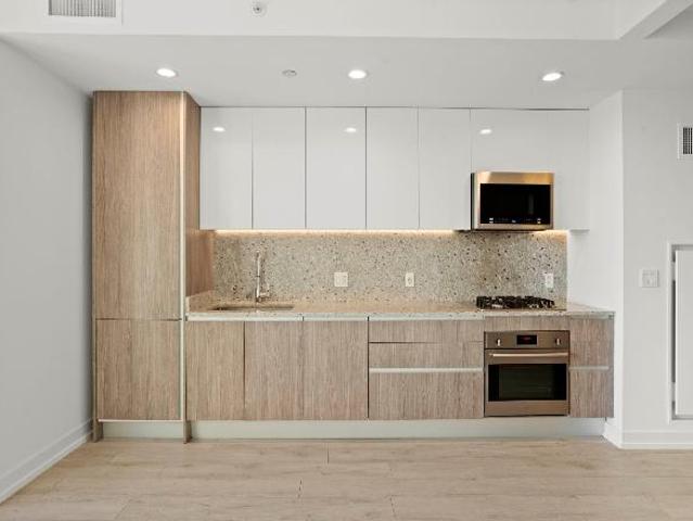 1 Br, 1 bath, Condo 203 W Hill St