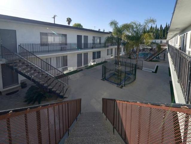 1 Br, 1 bath, Condo 20445 Saticoy St
