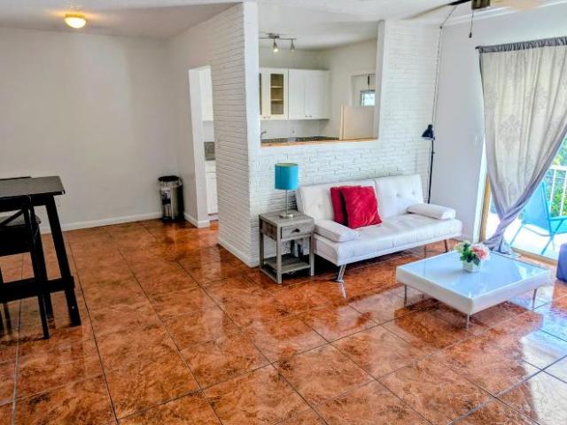 1 Br, 1 bath, Condo 20400 NW 7 Ave