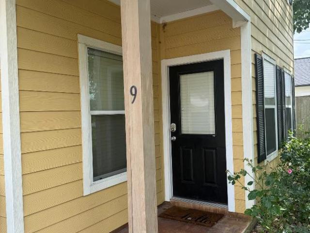 1 Br, 1 bath, Condo 204 E Buck St