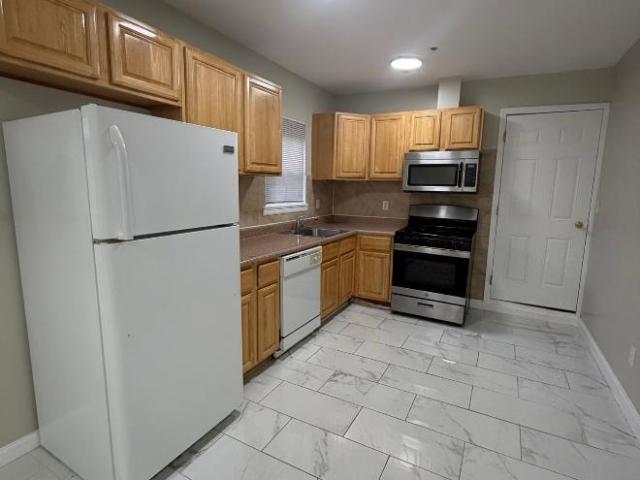 1 Br, 1 bath, Condo 204 N 7th St
