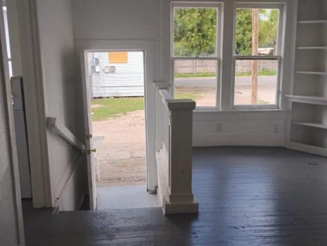 1 Br, 1 bath, Condo 205 E Washington Ave